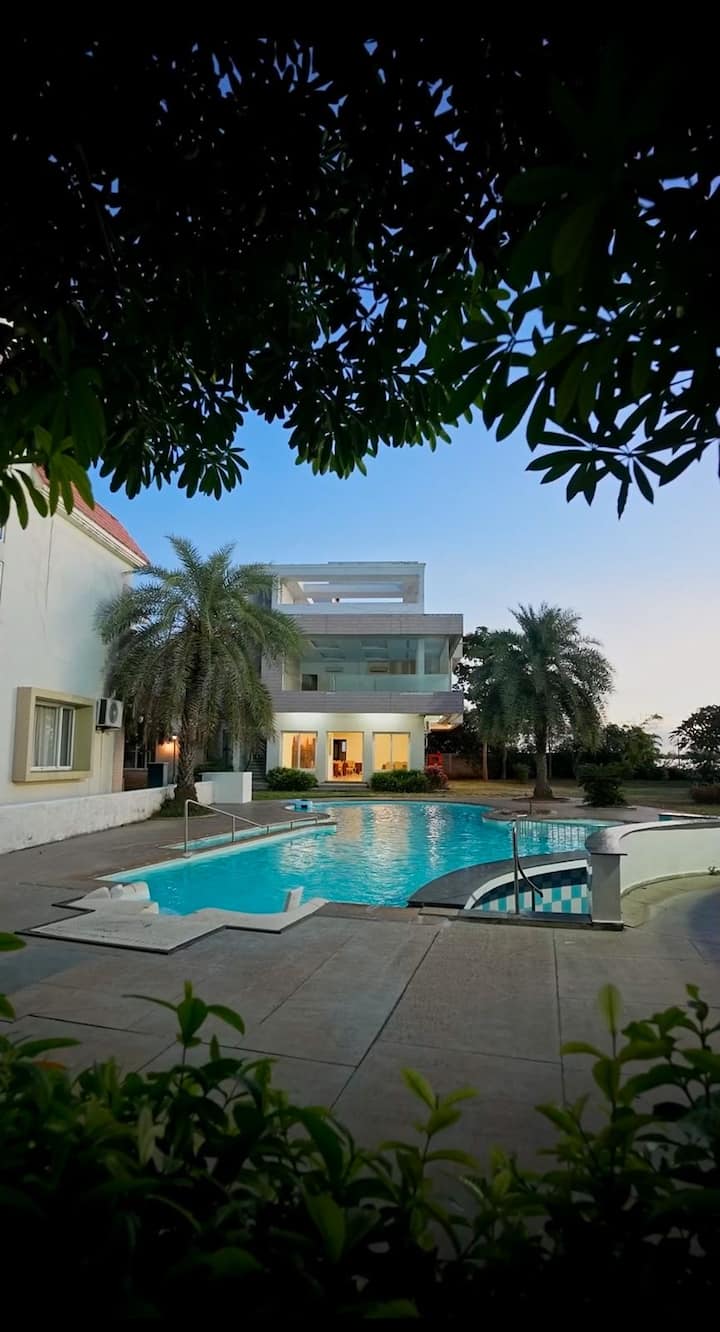 Sr Groups Villa 333 | Luxury 4bhk | Pool | Garden - Chennai
