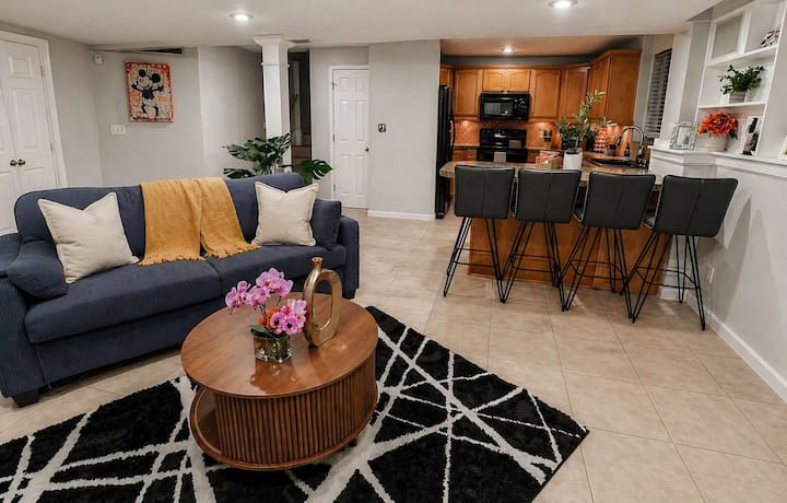 The Cozy Nest- Central Overland Park, Near Highway - Olathe, KS