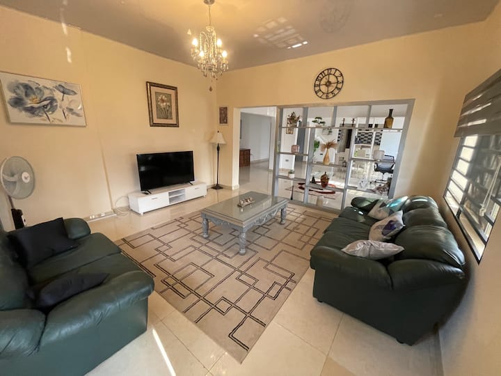 Havillah Court. Hill Top. Regent. Ac. Wifi. Solar. - Freetown