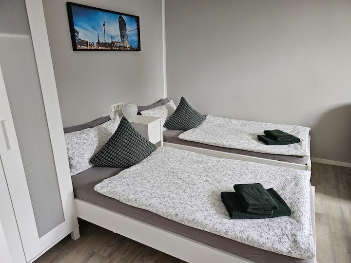 Moderne  U. Helle Wohnung In Berlin-köpenick - Berlin