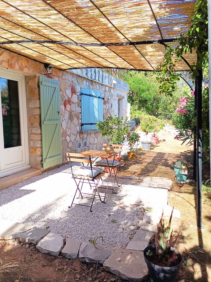 Studio 25m2 Rénové Dans Village Provençal. - Brignoles