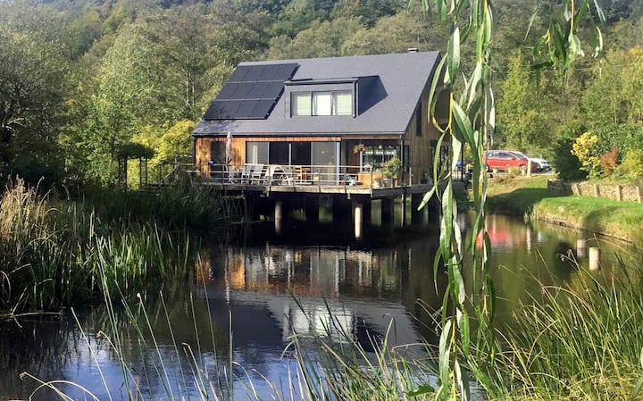 Maison Sur Pilotis Au Bord Du Lac - Ferrières