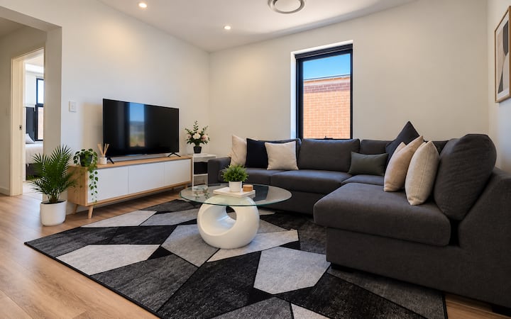 Pet-friendly 3br | Parking | Sleeps 8 - Burwood