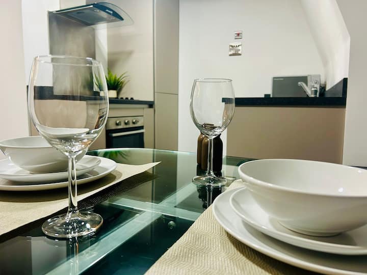 Comfy & Modern Flat In Eastbourne With Parking - Eastbourne