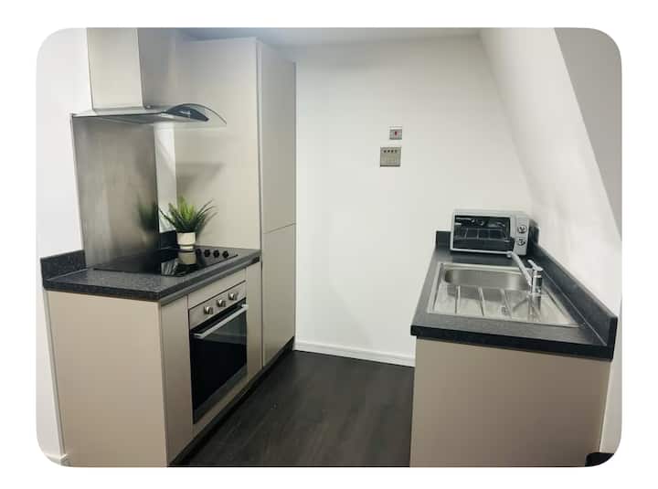 Perfect For Contractors – Comfortable 1-bed Flat - Eastbourne