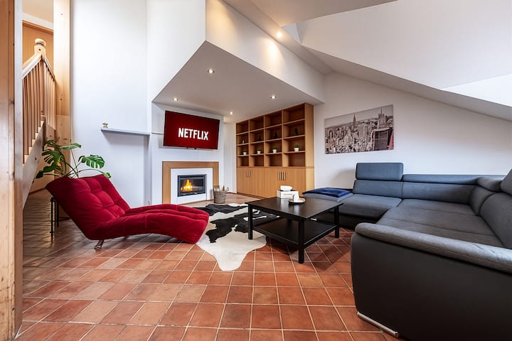 Luxury Rooftop Apartment With City Views - Praga