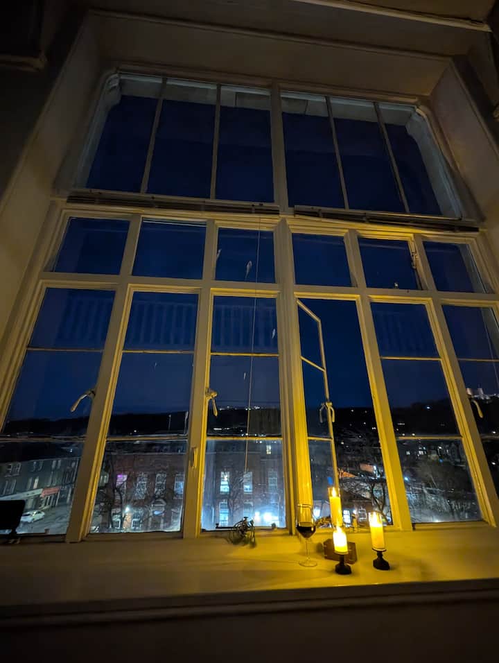 The Gothic Window Apartment - Front Row View - Dover