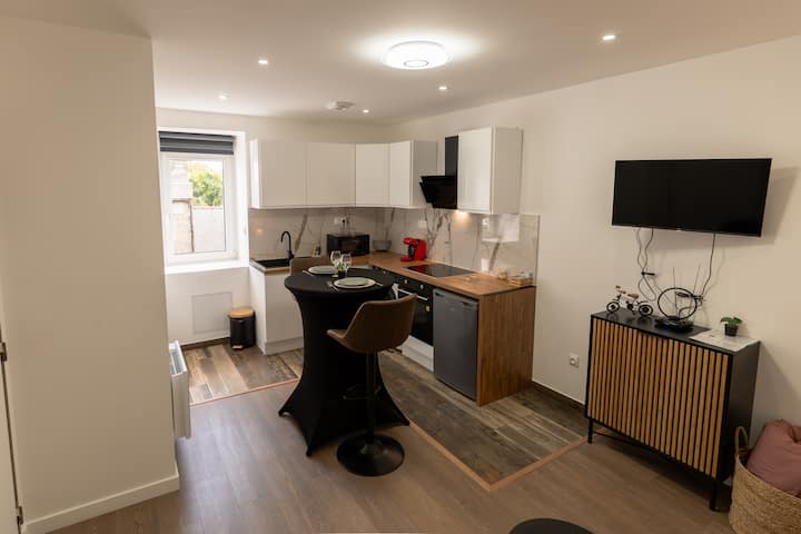 Studio 202- Appartement -Proche Gare - Yffiniac