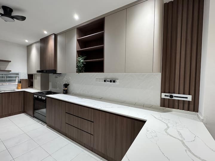 4 Bedrooms House Can Fit Up To 10 Persons - シンガポール シティ