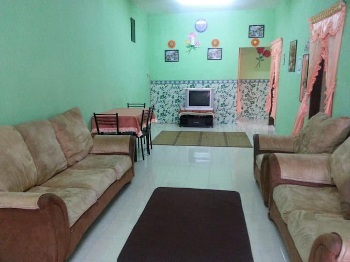 Homestay Alya Taman Sinar - Tanjung Piandang
