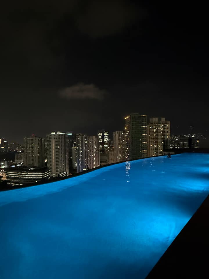 Cozy Stay W/ City View Pool & Wi-fi At Calyx Ayala - Cebu City