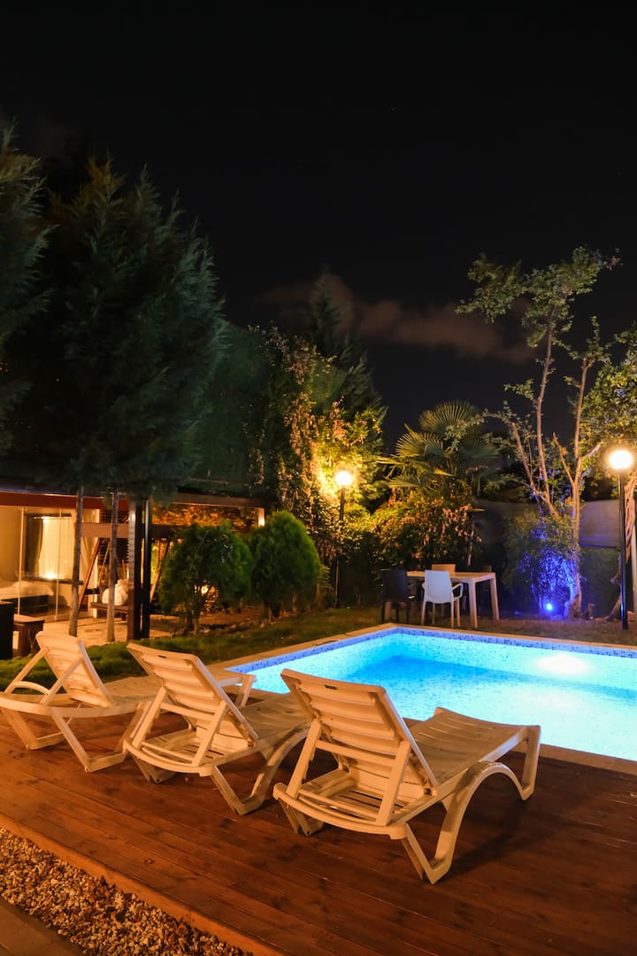 Müstakil Havuzlu Bahçeli Ev - Sapanca