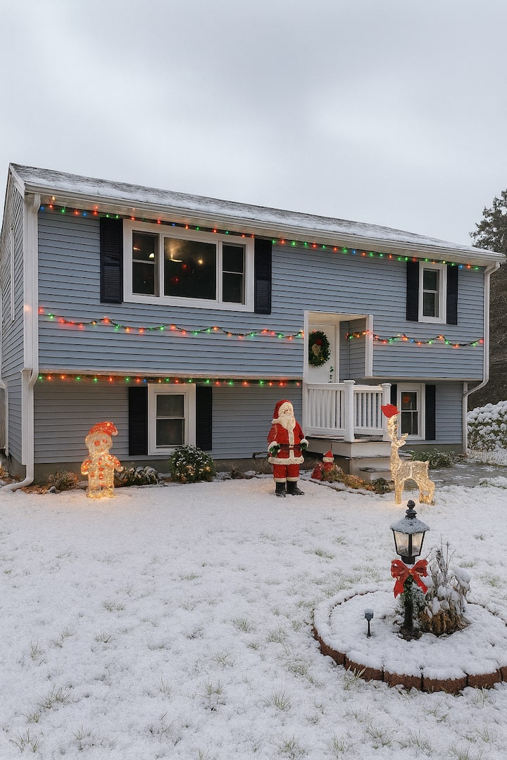 Cape Cod Winter Wonderland Retreat - Mashpee, MA