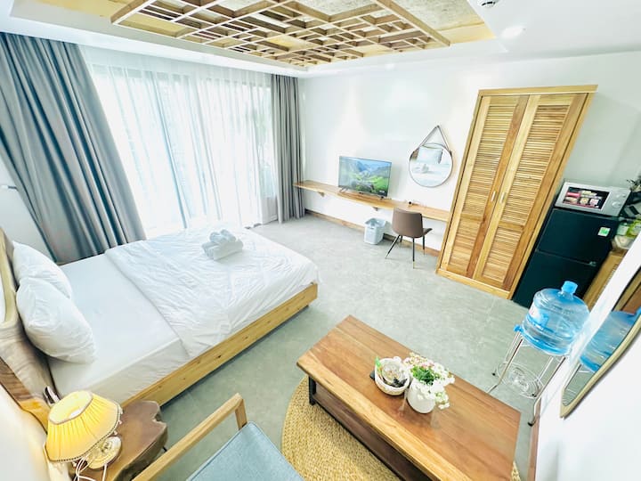 (404msnk) Luxe Studio With Balcony & Kitchen - Bình Minh