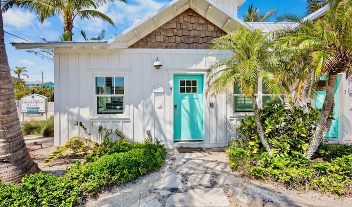 Heated Pool! New! Steps To The Beach! Sand Dollar - Anna Maria Island, FL
