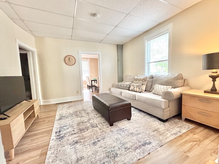 3br W/ Lake Views & Beach Access - Burlington, VT