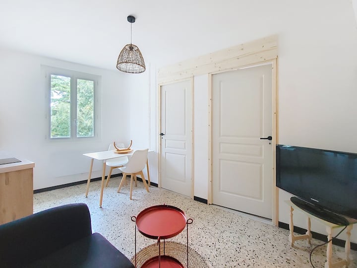Appartement Cosy, Vue Dégagée - Avignone