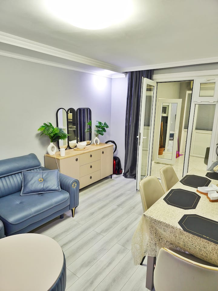 Teddy Bear Home: A Warm And Centrally Located Apartment In Baku - Baku