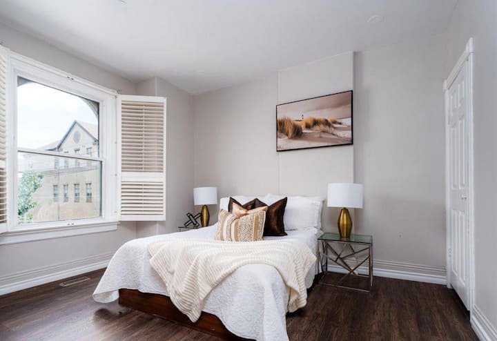 Hamilton Home Base / Executive 5-bedrooms Rental. - Hamilton