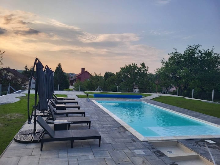 Flóra Vendégház
"B" Apartman - Tamási