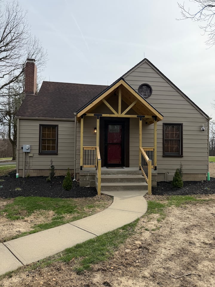 Cozy Country Home - Freeport, PA