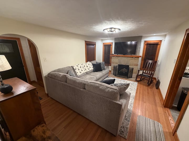 Cozy Country Home - Freeport, PA