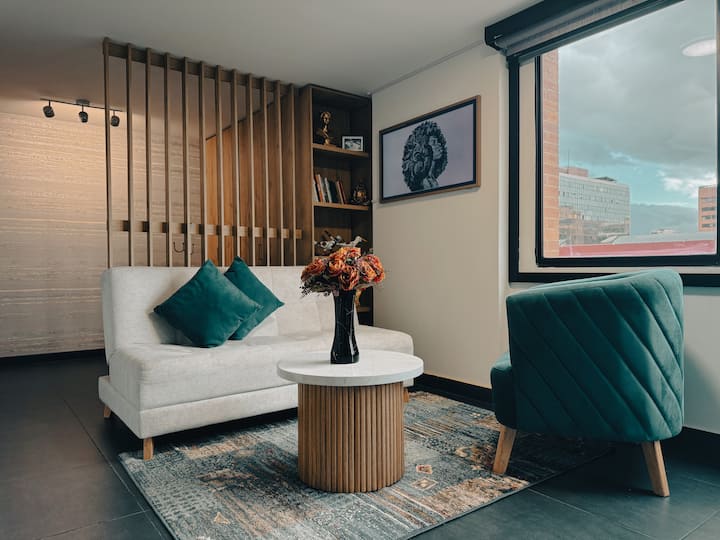 Loft En Chapinero | Prime Location + Workspace - Bogotá