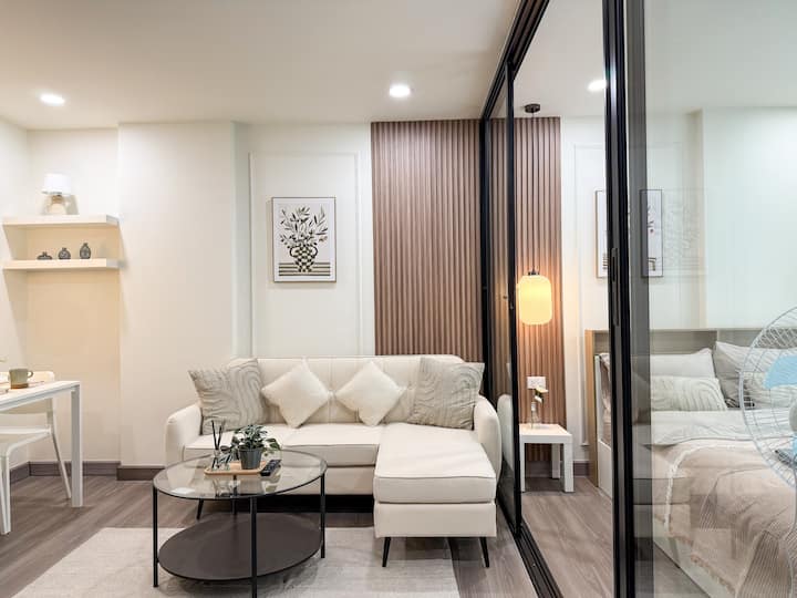 Swimming Pool View Condominium - Phuket