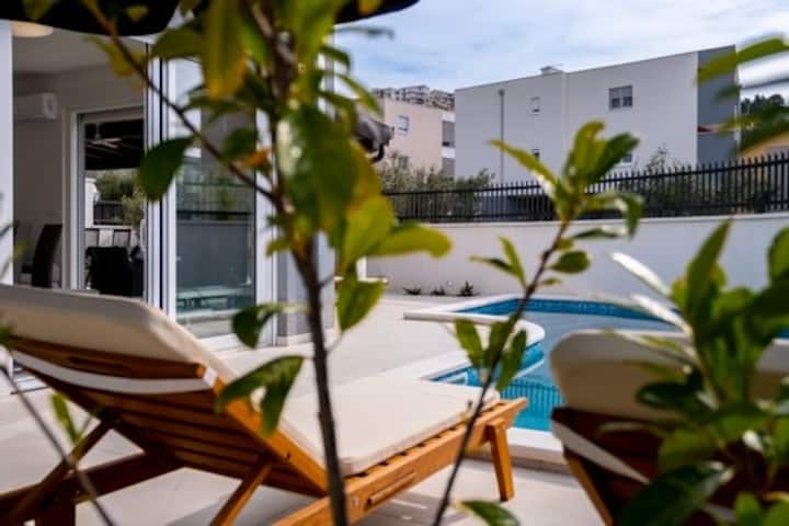 Tanja With Pool And  Terace - Podstrana