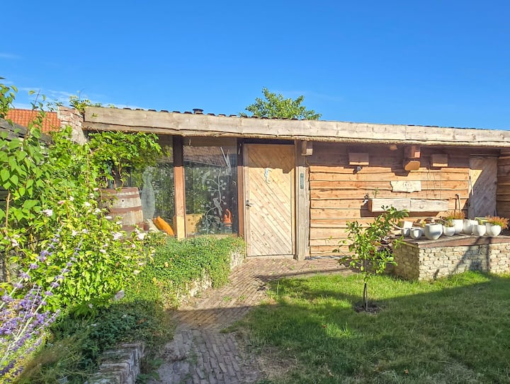 Knus Coconnetje Met Sauna – Watersporters Welkom - Zierikzee