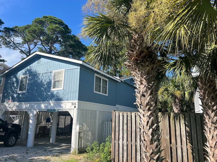 Tybee Beach Cottage - Tybee Island, GA
