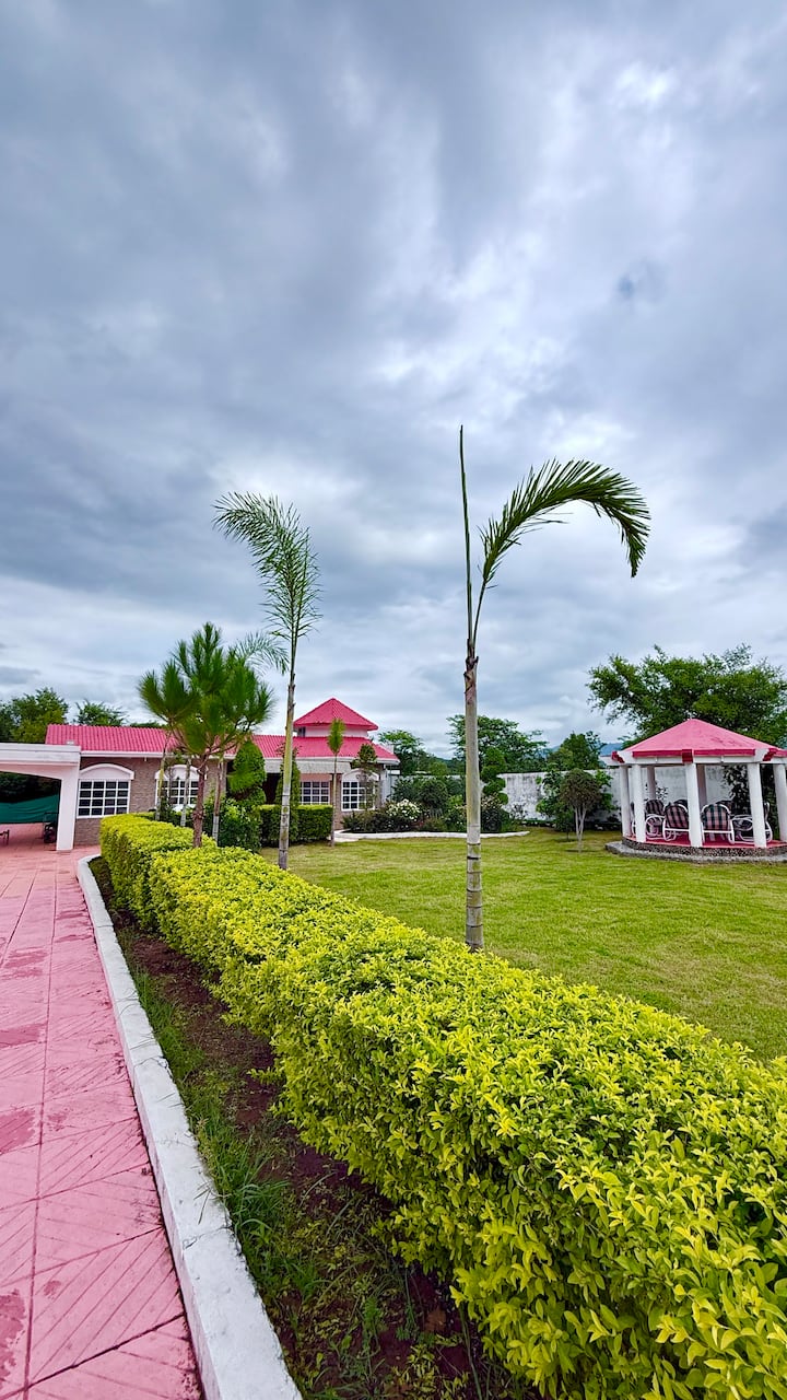 Pearl Signature Farm House - Pakistan
