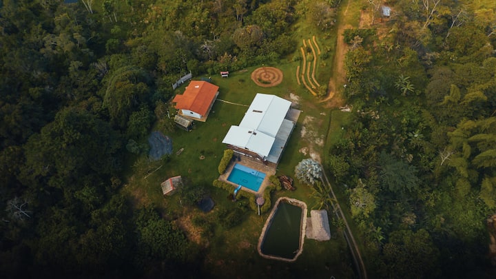 Hospedaje Grupal Reserva Natural Pure San Carlos - San Carlos, Colombia