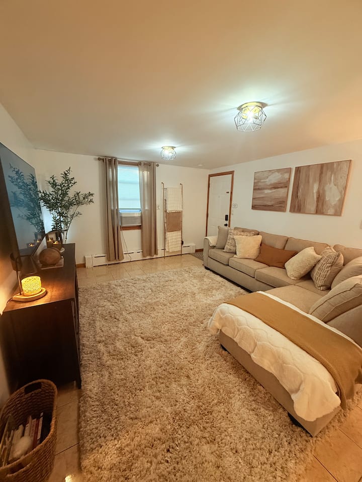 Weehawken Jewel - 12 Min To Nyc - East Rutherford, NJ