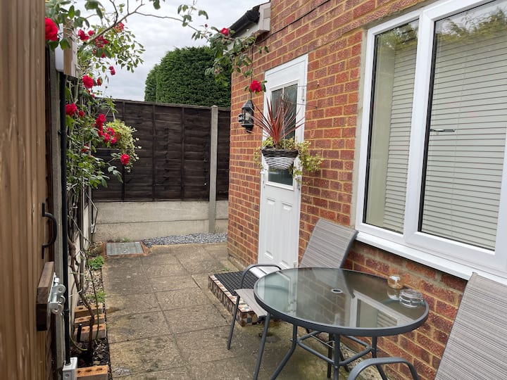 Studio Thames -6 - Staines-upon-Thames