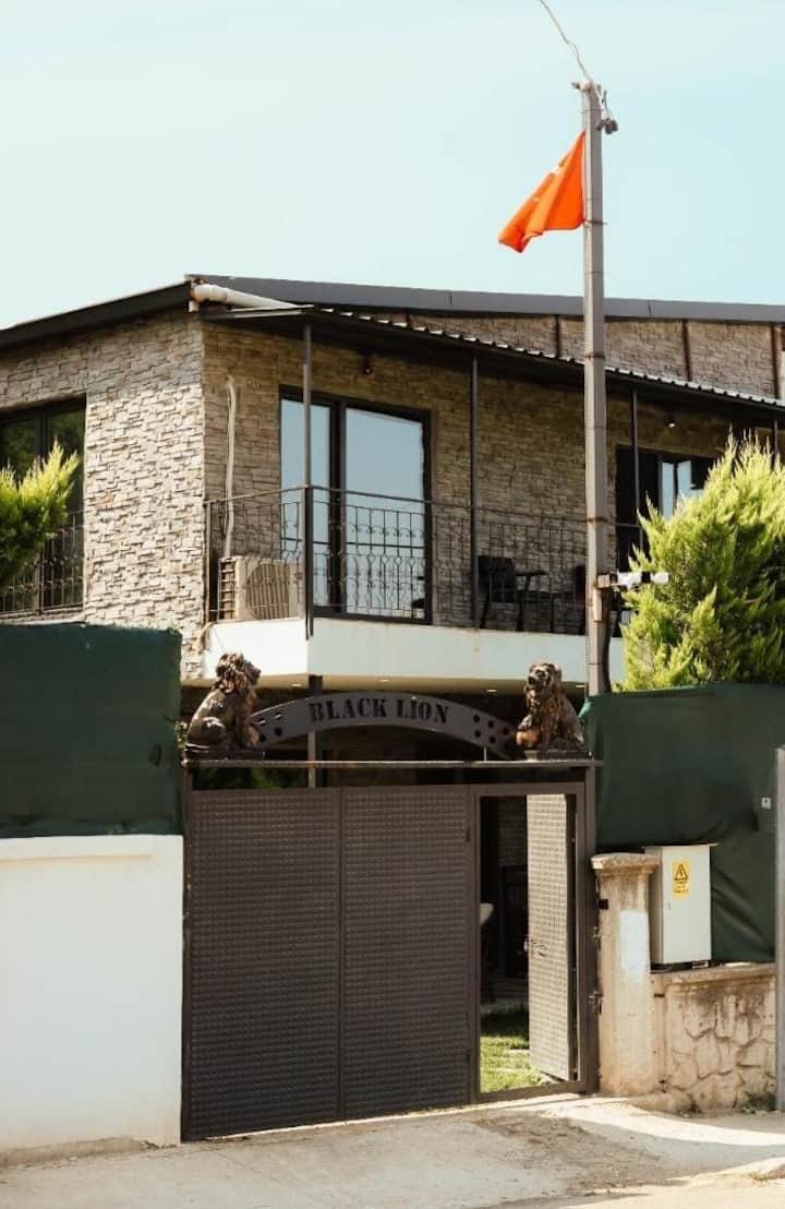 Bahçeli Ve Havuzlu Villa Sapancada Lüks Tatil - Sapanca