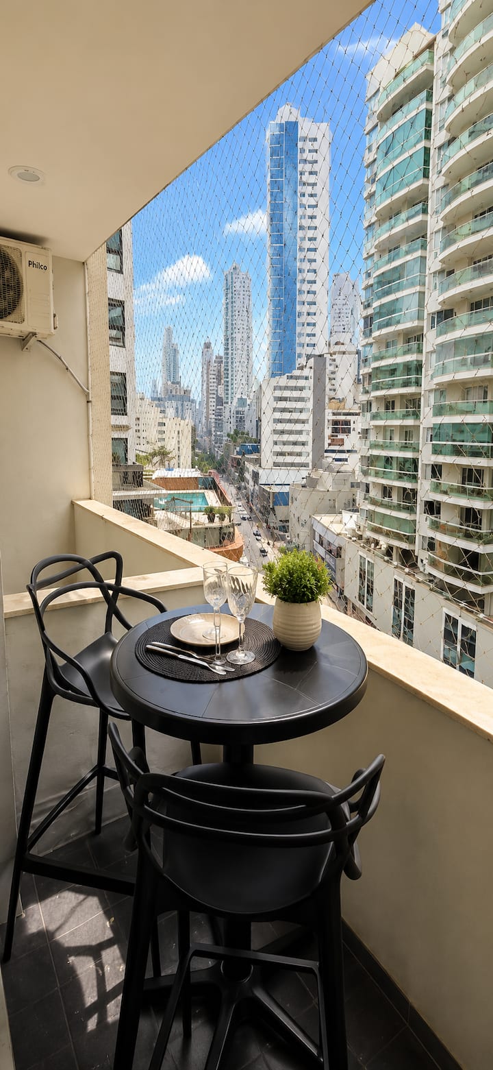 Apto A 150m Da Praia | Vista Av. Brasil + Vaga - Balneário Camboriú