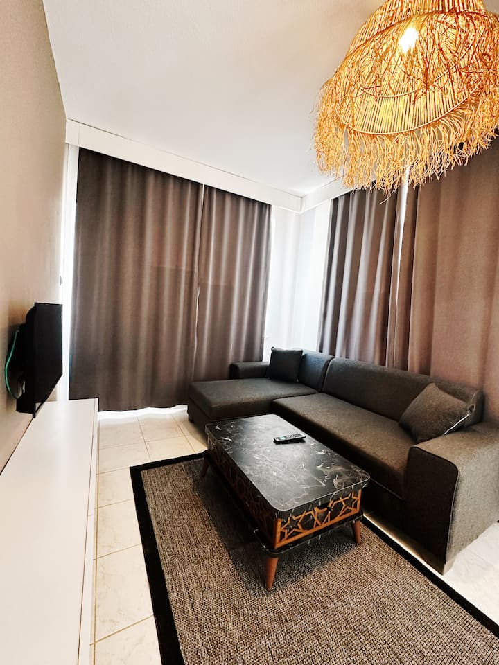 Saga Apartments No. 08 - Side