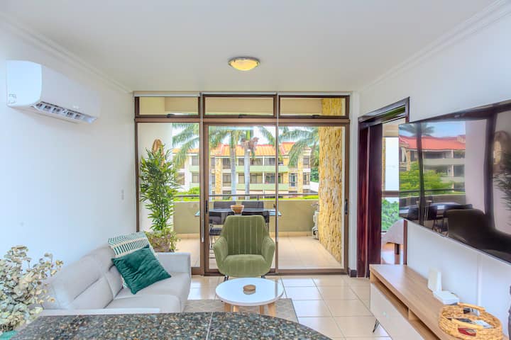 Modern Apartment With Pool And View - Santa Ana