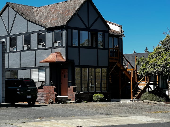 Tudor Home - Port Angeles, WA
