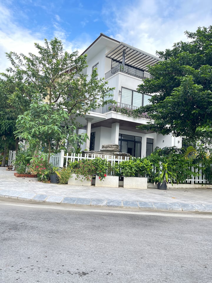 Villa View Biển - Bến Thủy