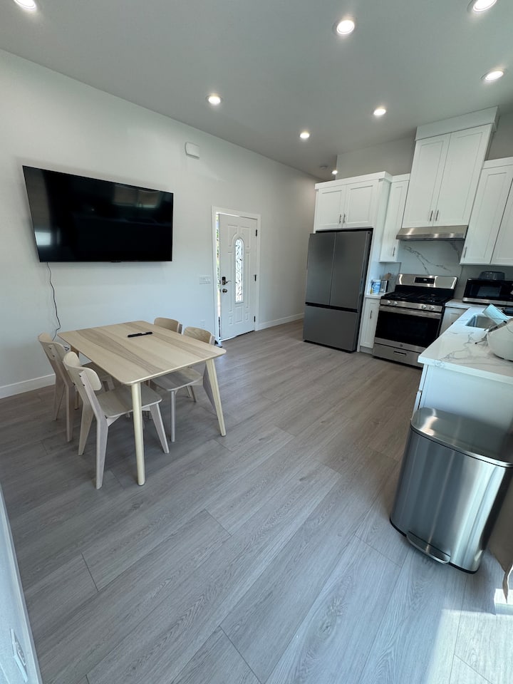 Starlux2 Studio, Prvt Bath, Tv55’, New Built - Fountain Valley, CA