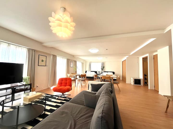 福岡中心部＆九州各方面へ好アクセス。10名対応、家族・団体に最適、無料駐車場2台。 - Fukuoka