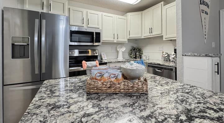 The Perfect Auburn Stay | Spacious 4br/2ba Condo - Auburn, AL