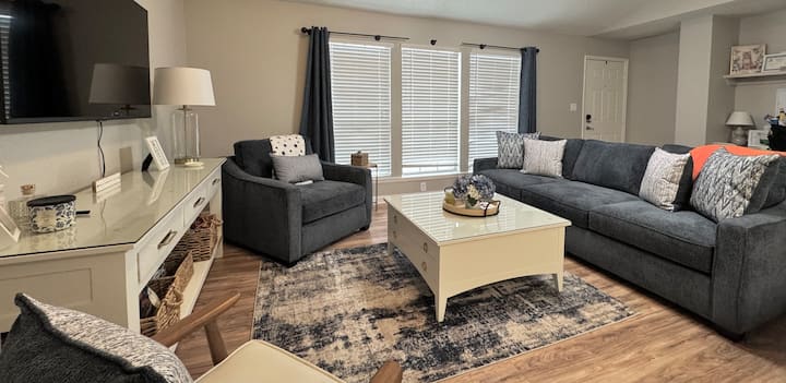 Auburn 4br/2ba Condo | Spacious • Sleeps 8 - Auburn, AL