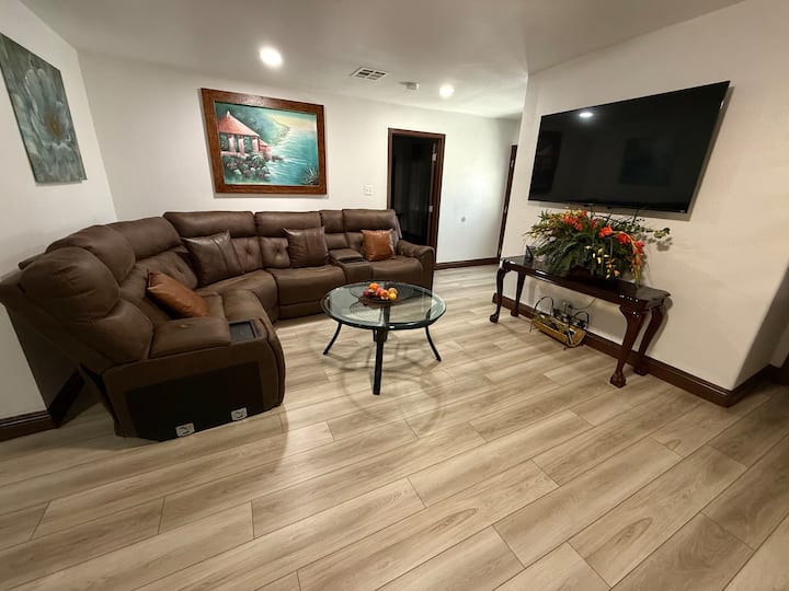 Beautiful 4br Home 5 Min From Lv Strip