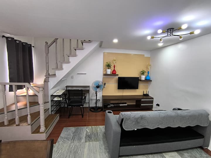 Entire 3br Townhouse + Terrace + Parking + Pool - Las Piñas