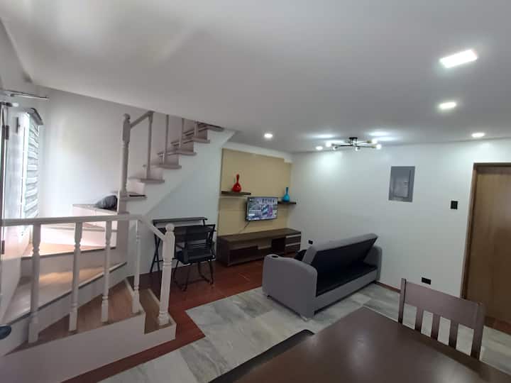 Entire 3br Townhouse + Terrace + Parking + Pool - Las Piñas