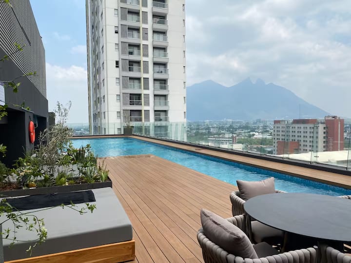 Depto Con Vista & Alberca En Paseo Santa Lucía - Monterrey