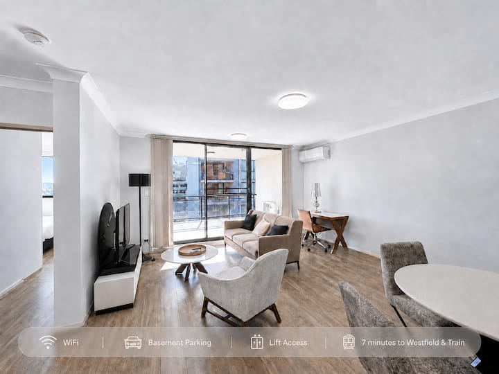 7 Min To Train: Central Parramatta 2br + Parking - Parramatta